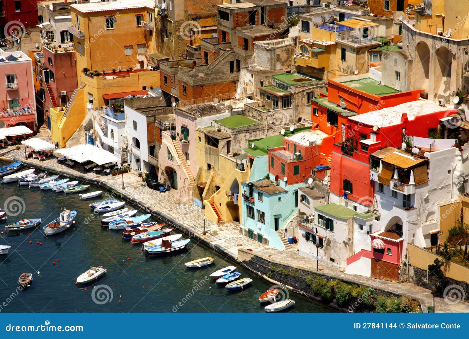 Procida, Mooi Eiland in De Middellandse Zee Stock Foto - Image of ...