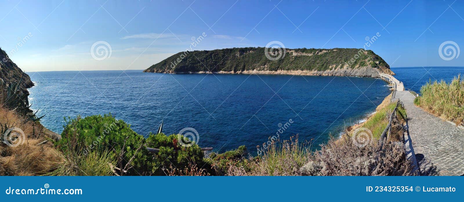 Procida â€“ Panoramica Dell`Isola Di Vivara Stock Photo - Image of ...