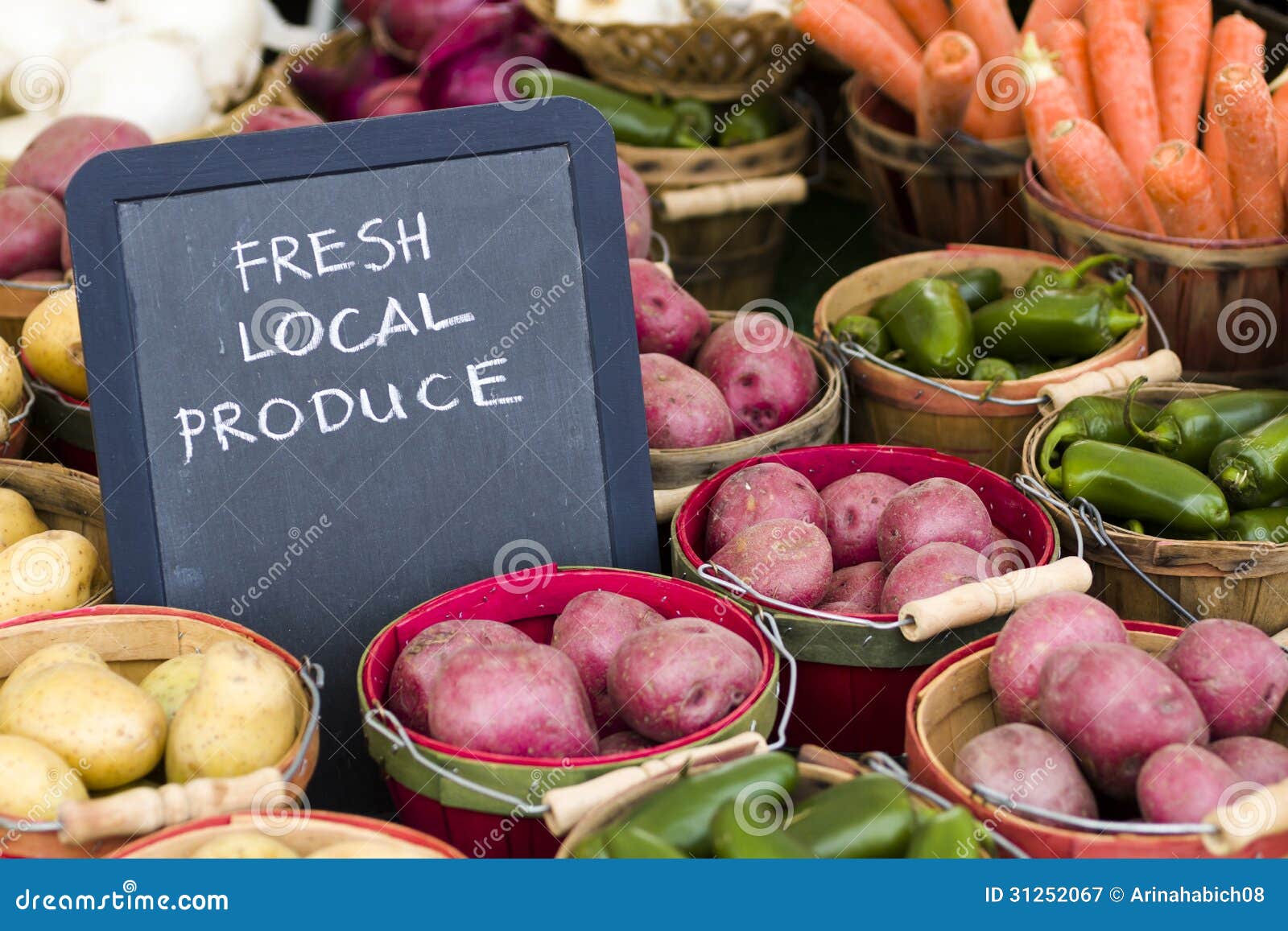 Prodotti freschi immagine stock. Immagine di alimento - 31252067