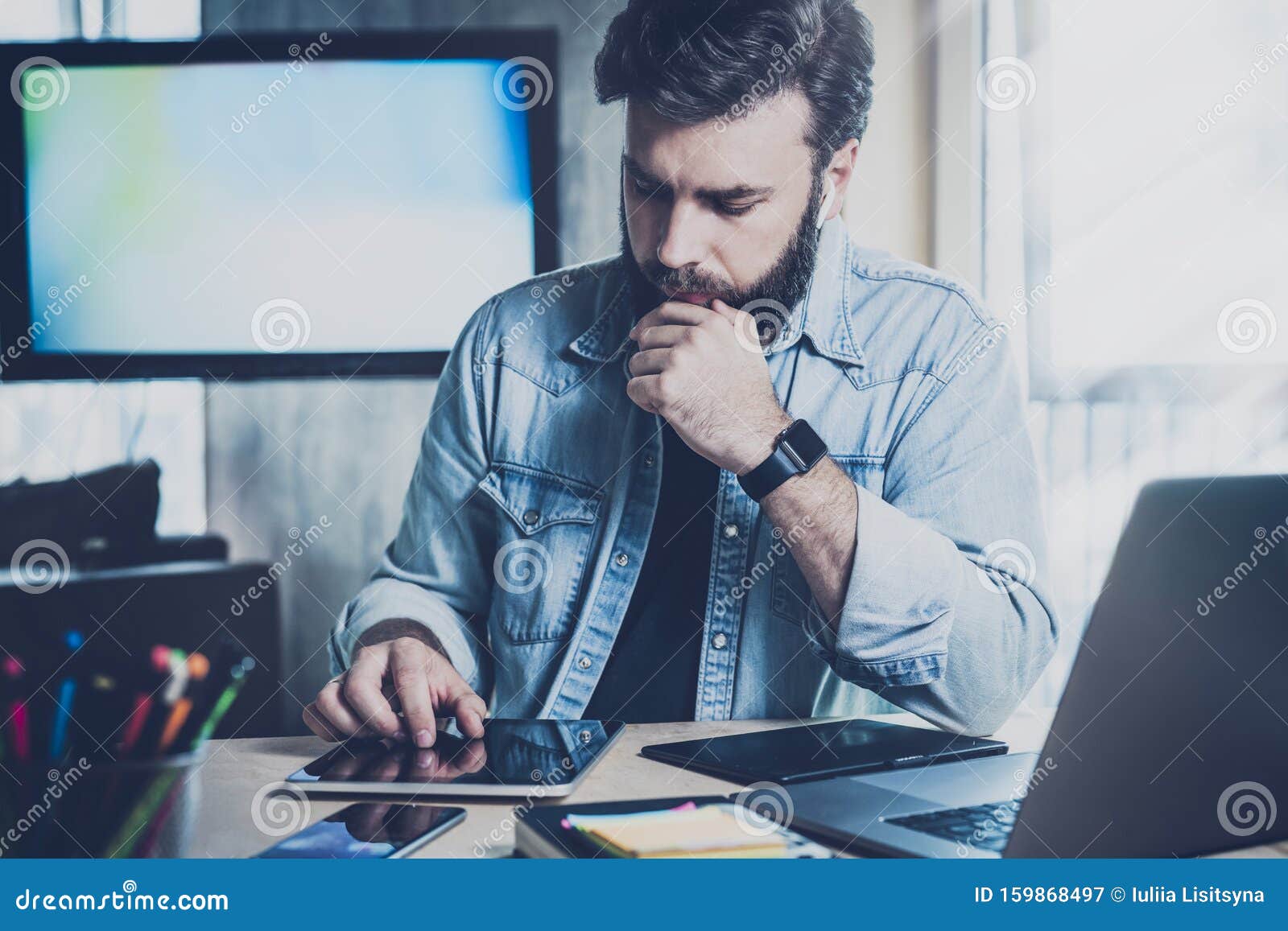 Product Manager Busy at Office Workplace Learning Data, Innovative ...