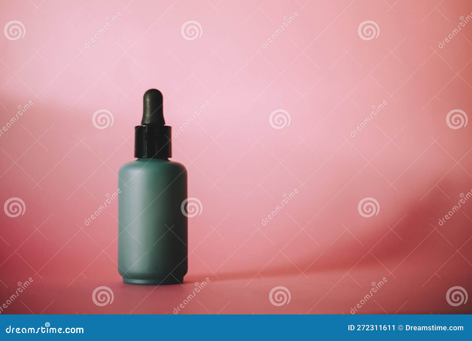 Product Photography. Natural Serum on a Plain Colored Background Stock ...