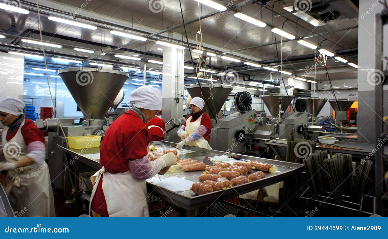 Productie Van Worsten. De Fabriek Van De Worst. Redactionele Stock ...