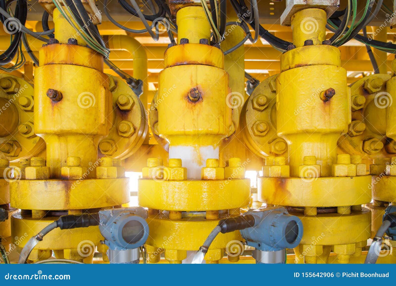 Choke Valve At Gas Well Head Royalty-Free Stock Photography ... Choke Valve At Gas Well Head Royalty-Free Stock Photography ...