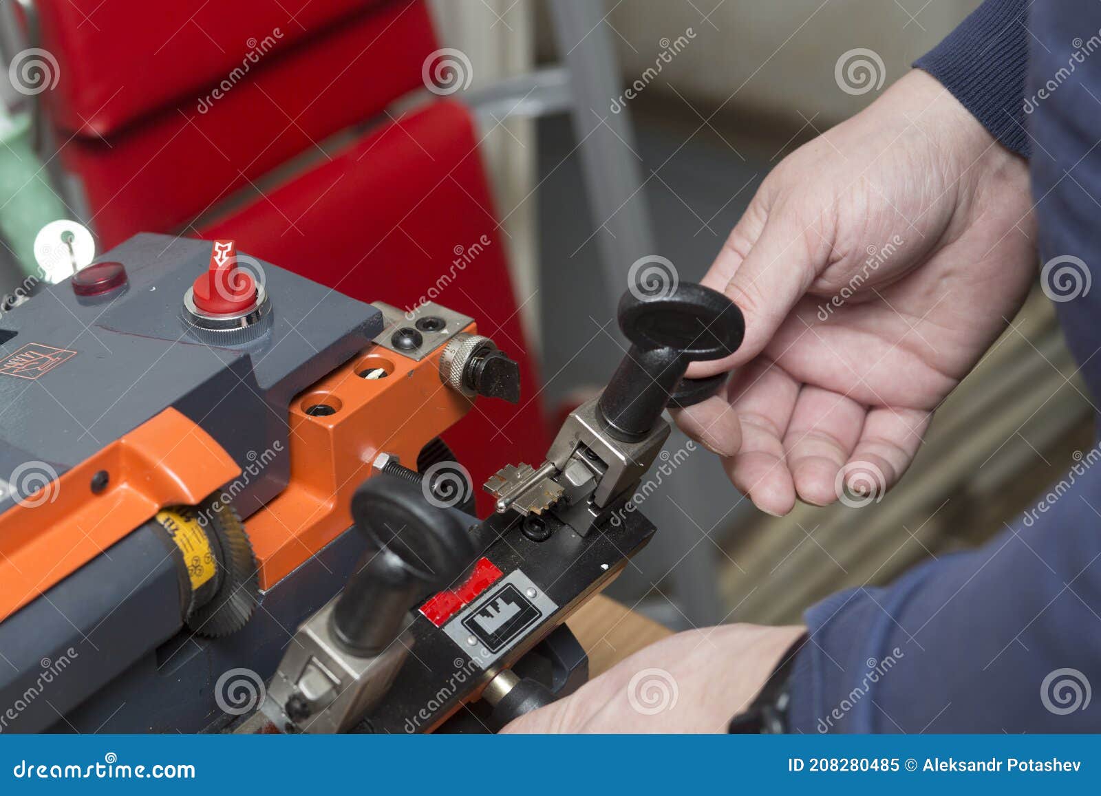 Production of Home Keys on a Specialized Vertical Key Machine Stock ...