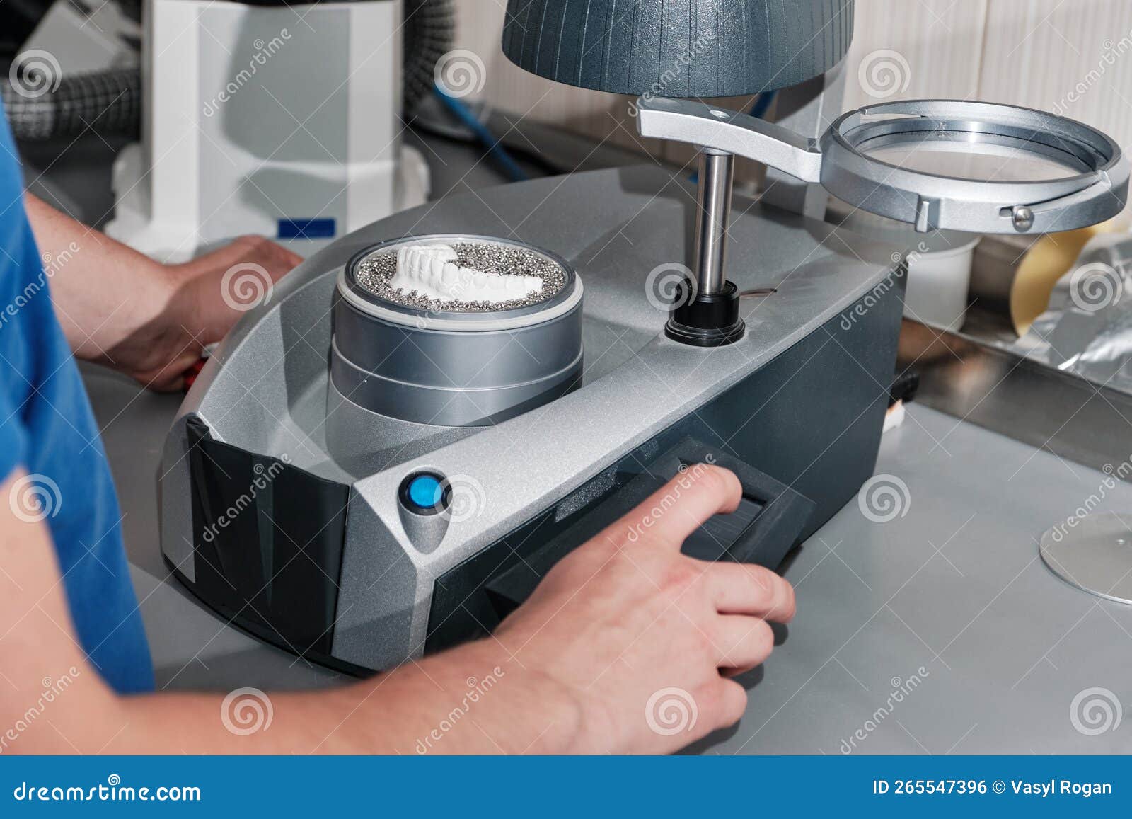 Production Process of the Clear Aligner. Orthodontic Clear Aligner ...