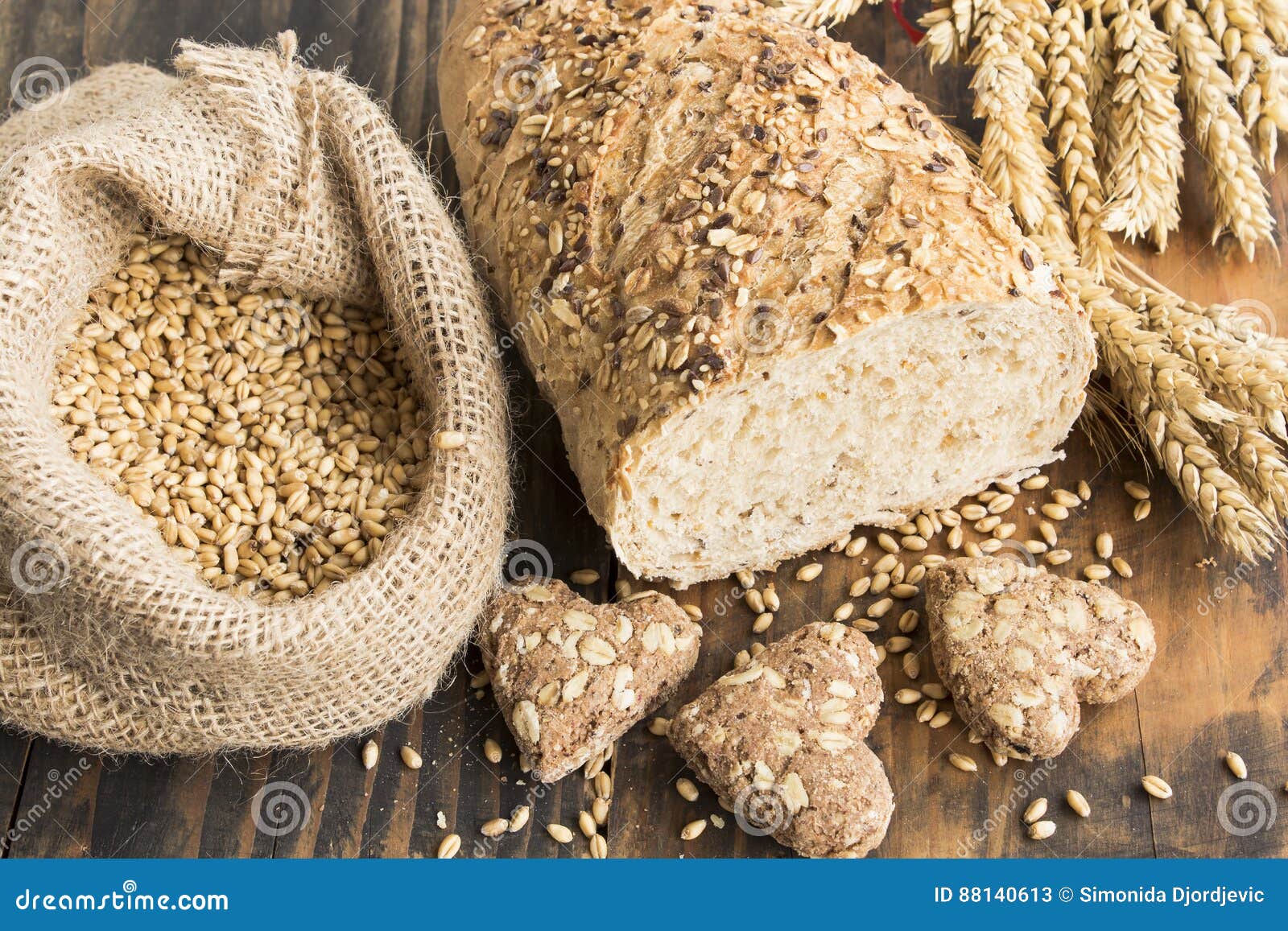 Productos Del Trigo Integral Imagen de archivo - Imagen de sano ...