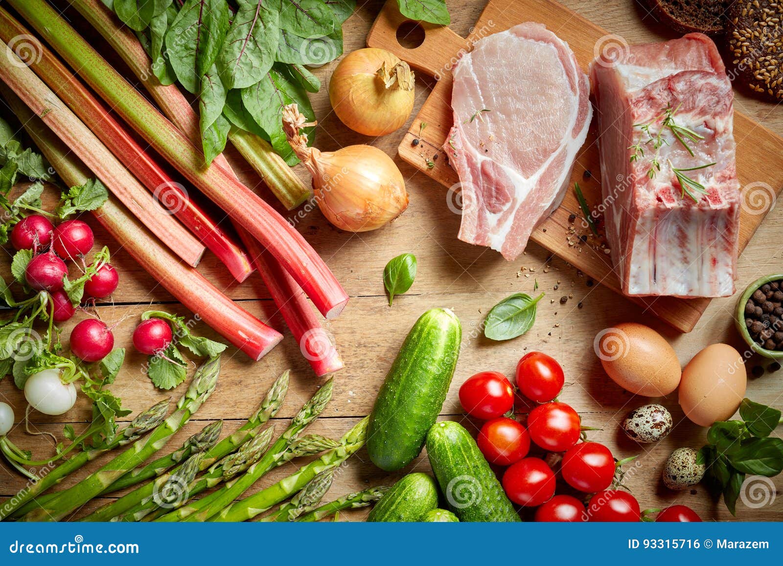 Produits bruts frais photo stock. Image du conception - 93315716