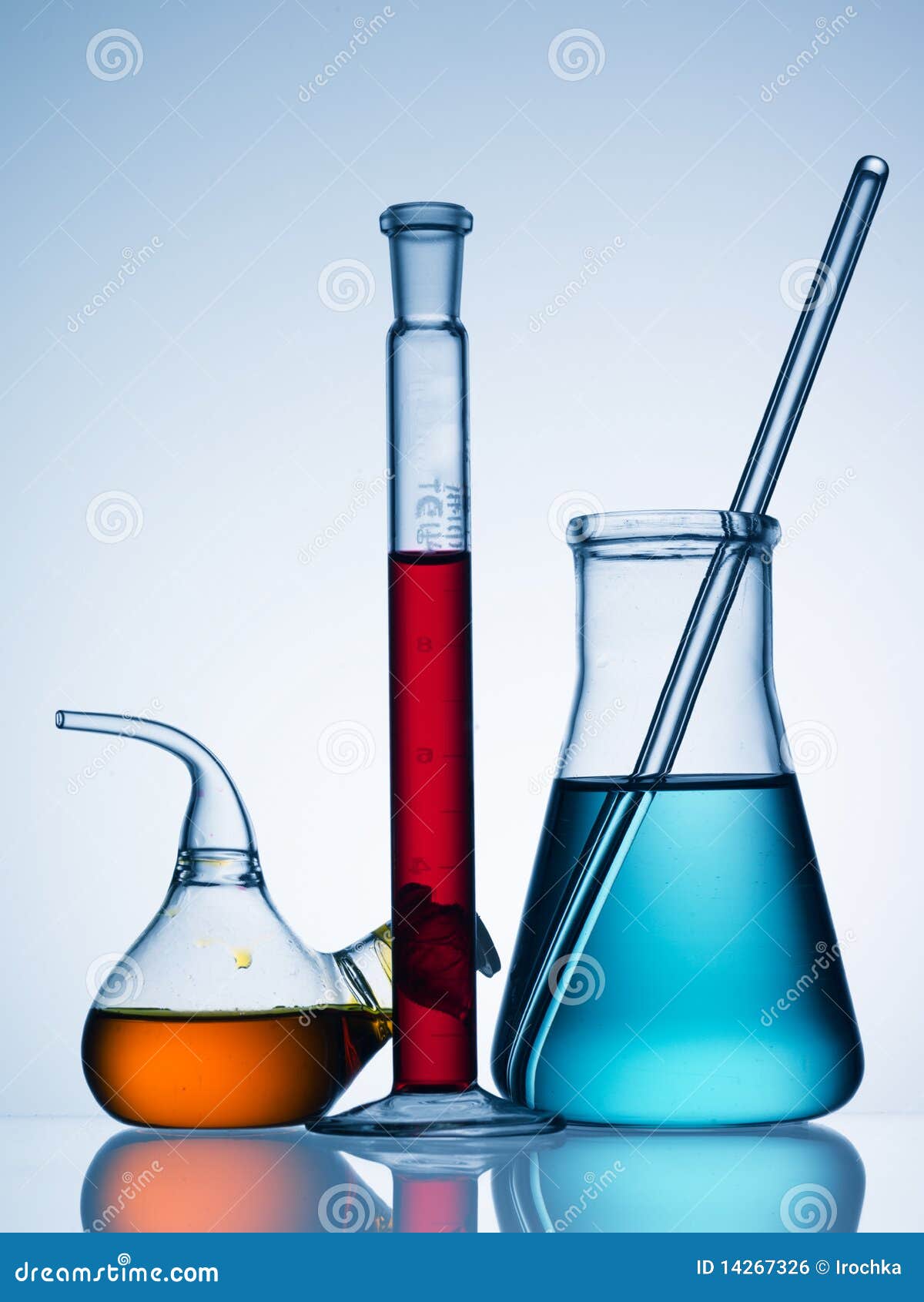 Produits Chimiques Dans Des Bouteilles Photo stock - Image du becher ...