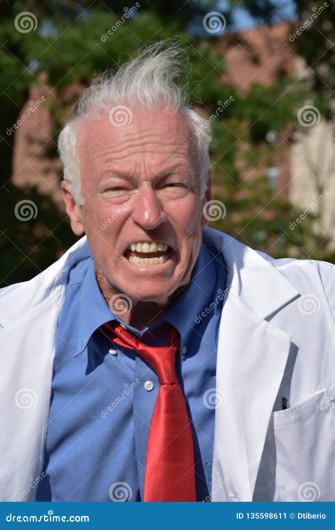 Profesor Loco Talking De La Ciencia Imagen de archivo - Imagen de ...