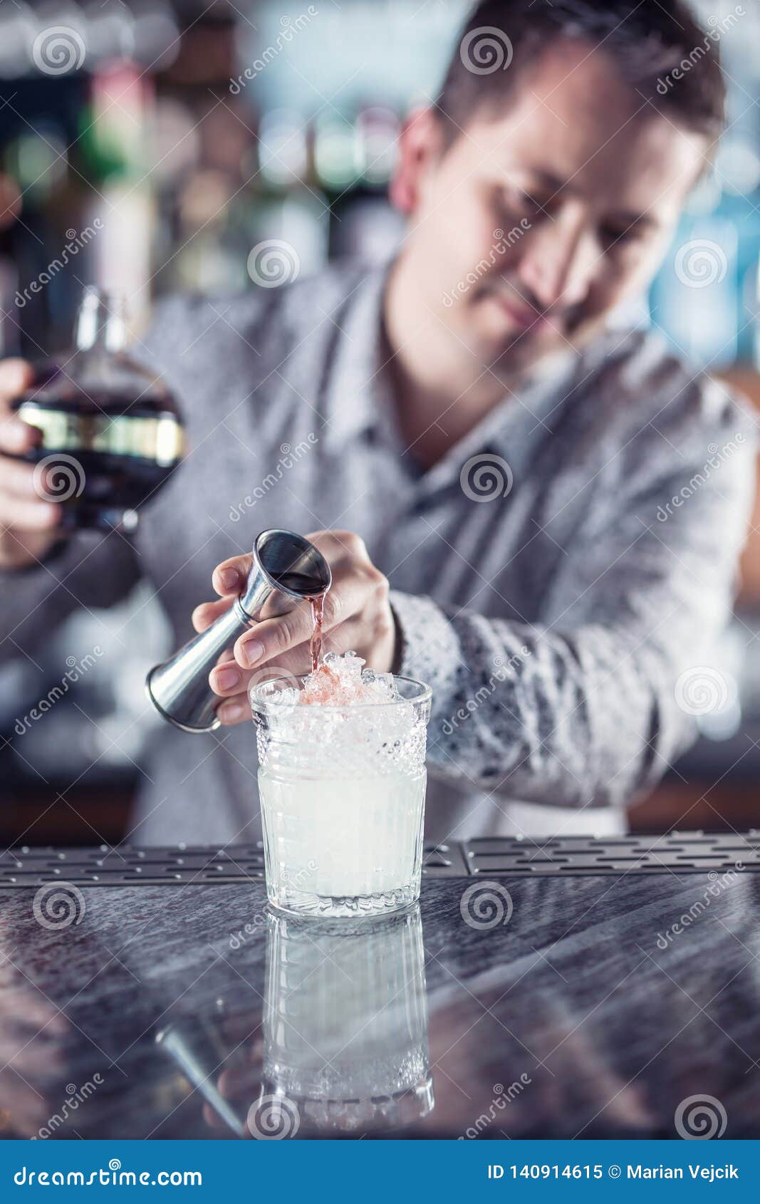 Professional Barman Making Alcoholic Cocktail Drink Stock Image - Image ...