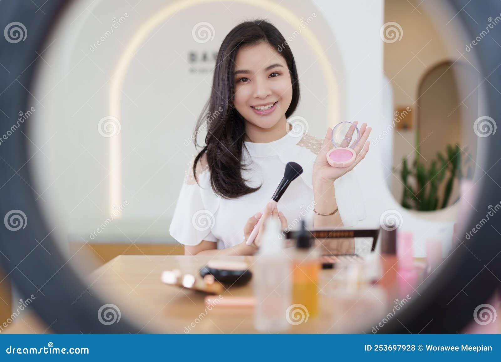 Professional Beauty Make Up Artist Vlogger Live Stream Makeup Tutorial ...