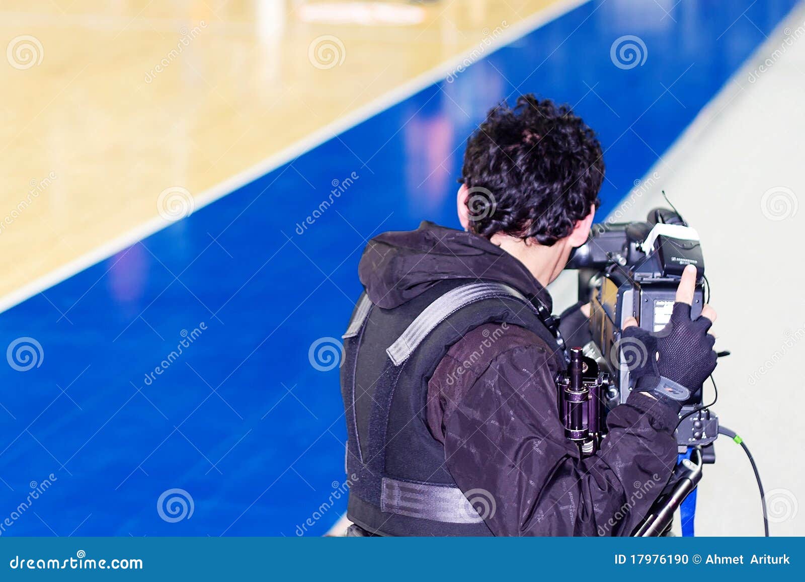 Professional cameraman editorial image. Image of active - 17976190