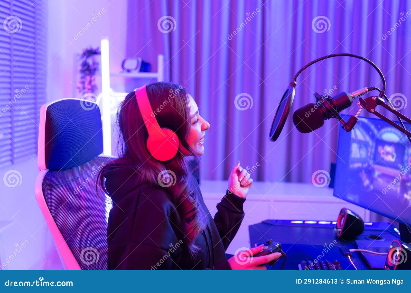 Professional Gamers Talk about Gaming Techniques for Amateur Gamers ...