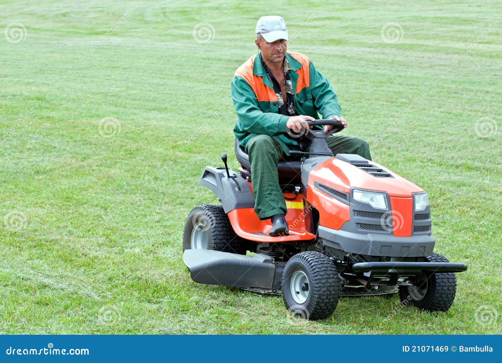 Professional lawn mowing stock image. Image of lawn, healthy - 21071469