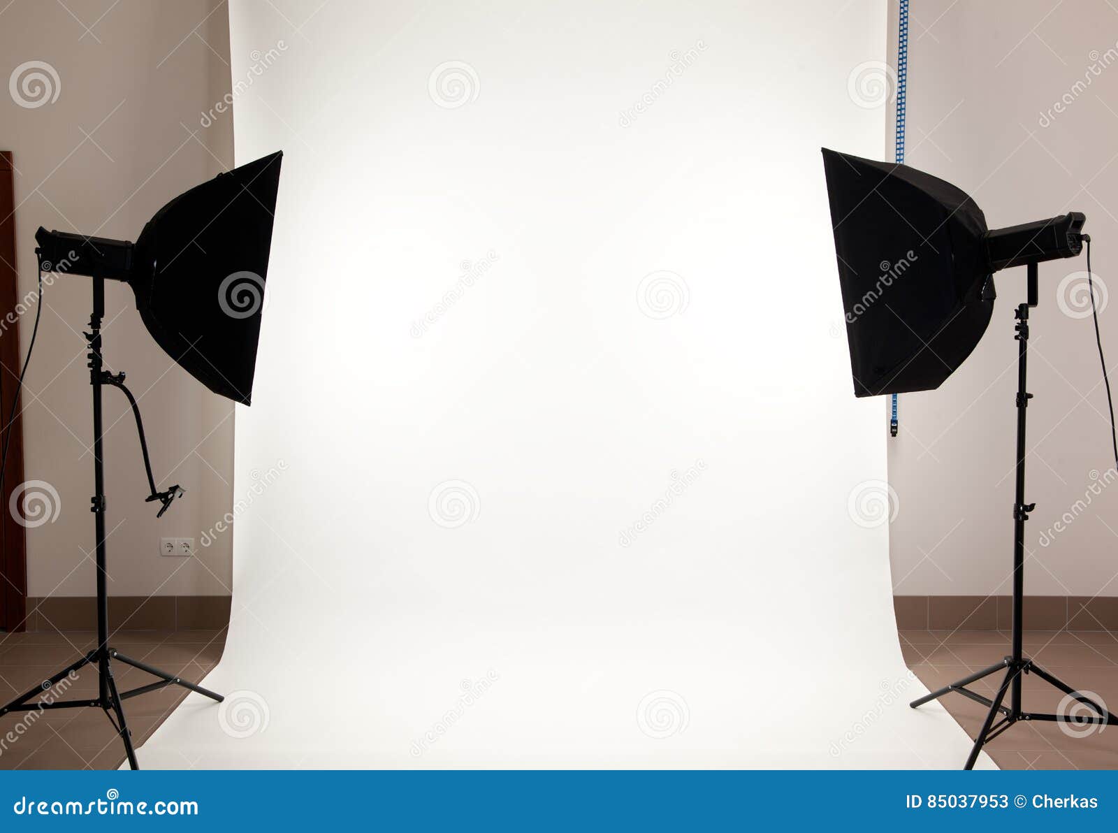 Professional Light in the Studio Stock Image - Image of flashlight ...
