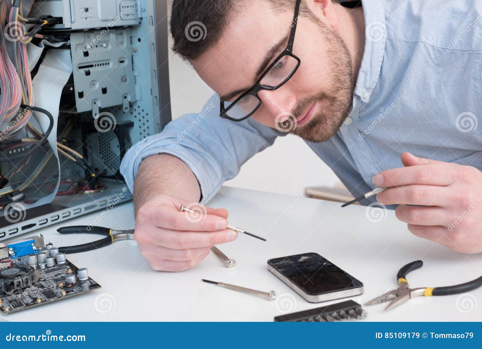 Professional Man Repairing Phone Screen Stock Image - Image of digital ...