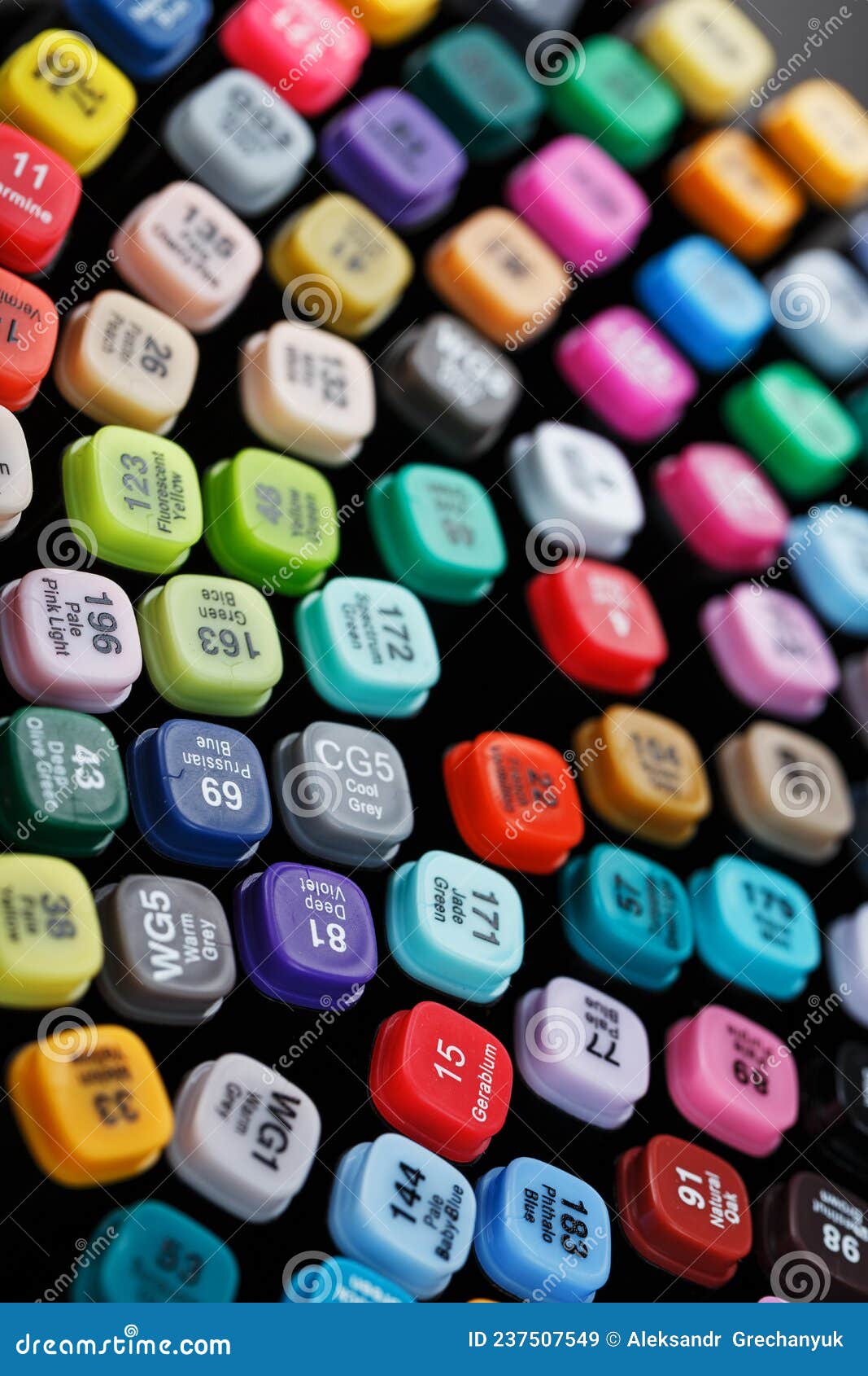 Professional Markers for Sketching Close-ups of Different Colors ...