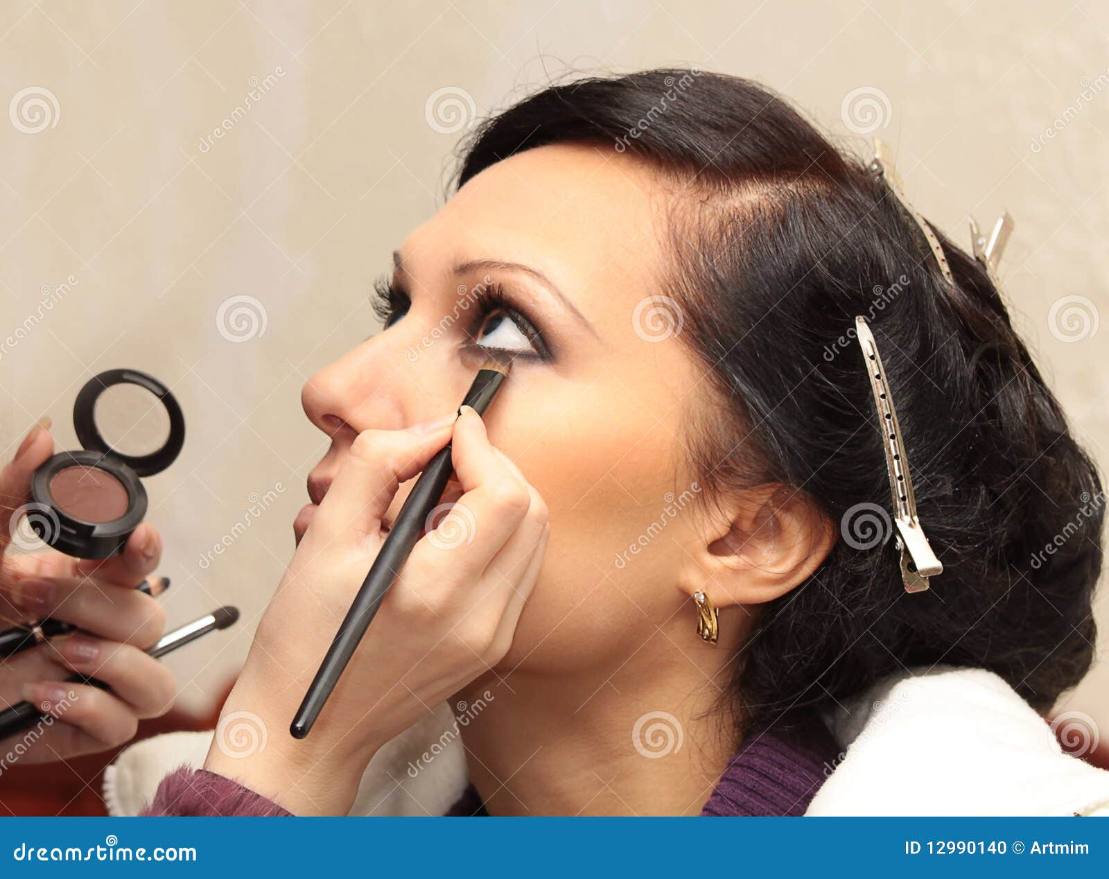Professional Model Apply Makeup Stock Photo - Image of face, applicator ...