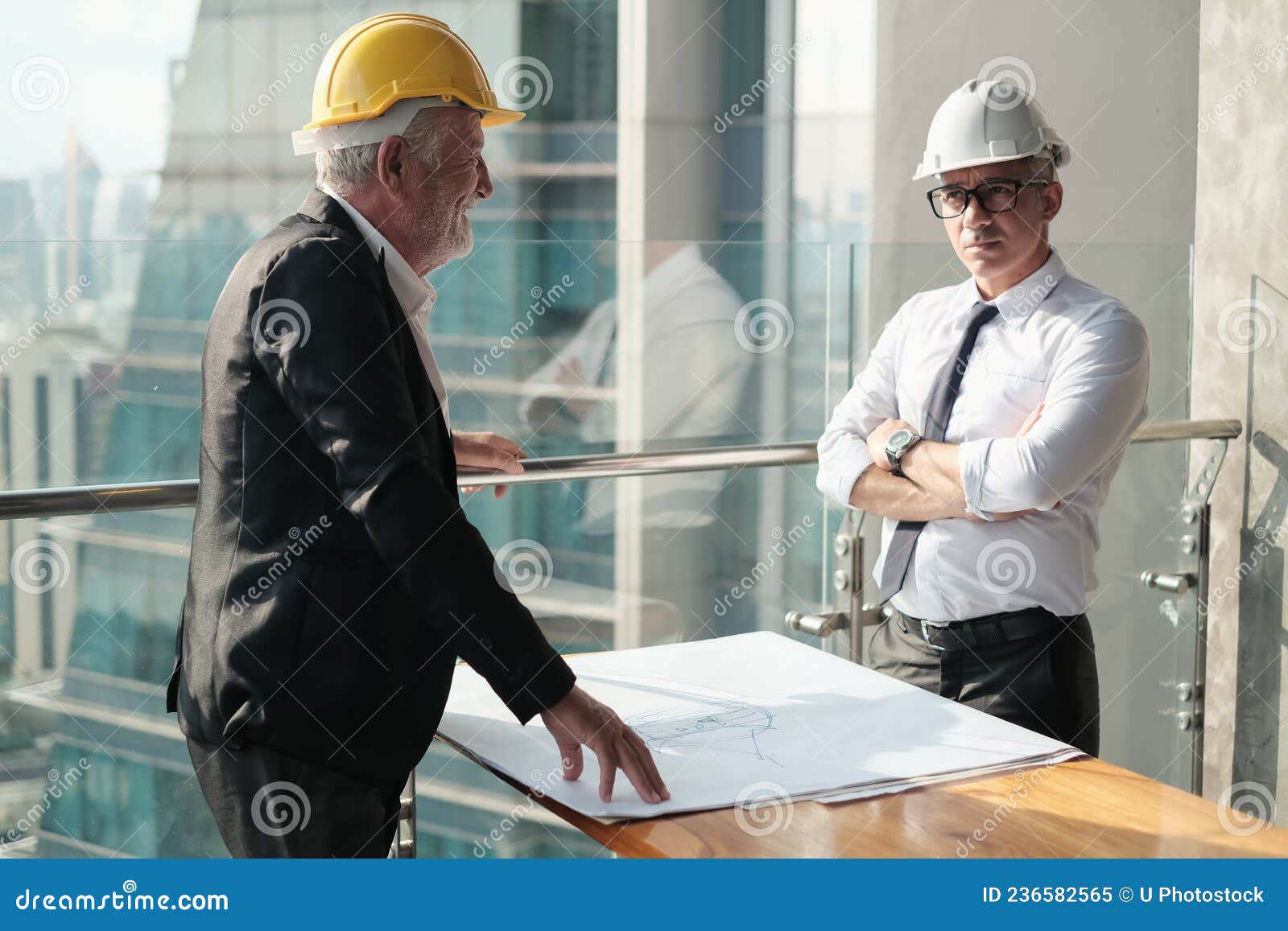 Professional Old Architect and Senior Foreman are Talking the Project ...