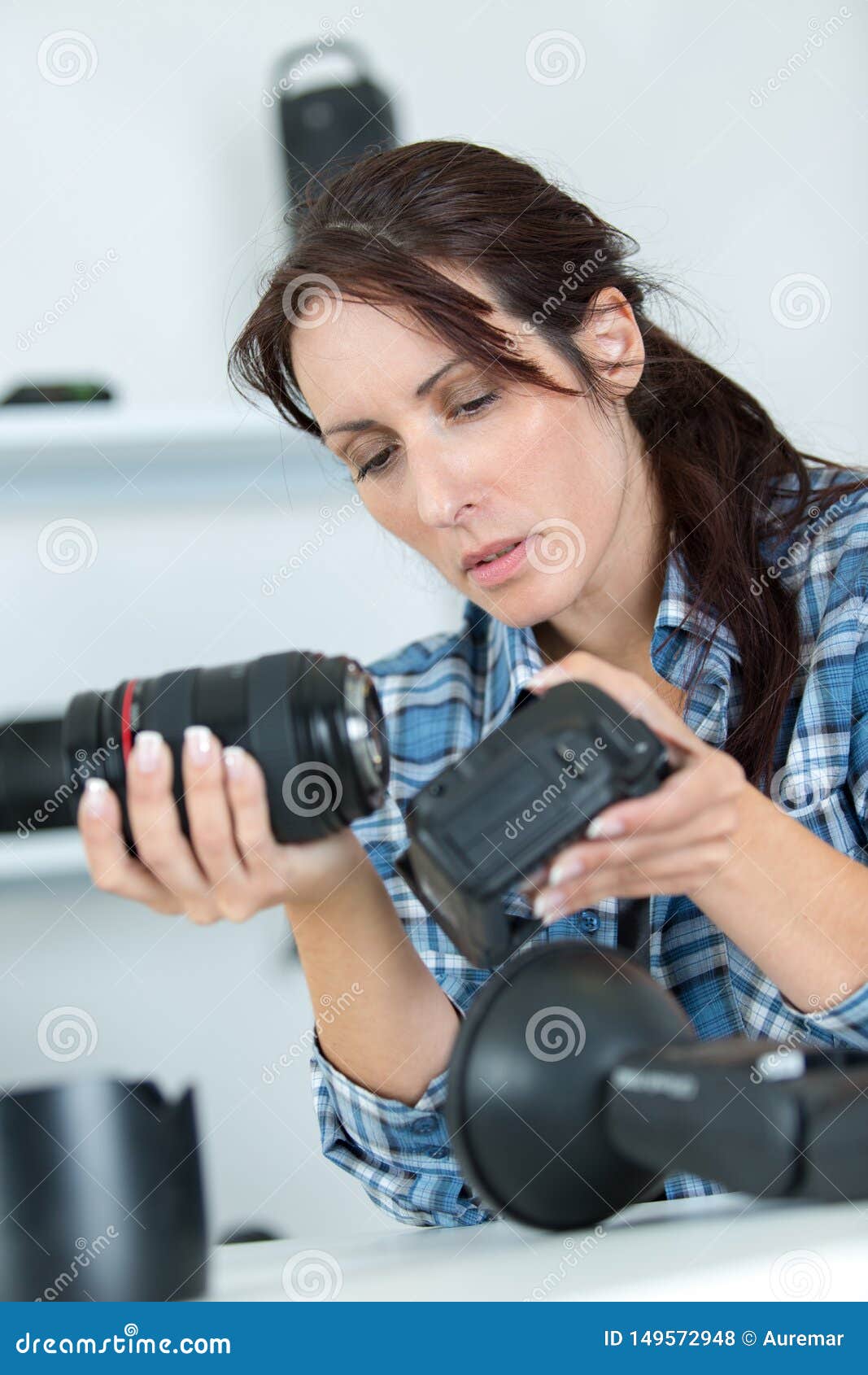 Professional Photographer Assembling Camera Stock Photo - Image of tech, paparazzi: 149572948