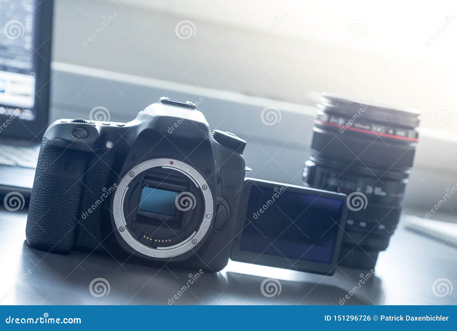Professional Camera: Reflex Camera with Open Sensor. Lenses in the ...