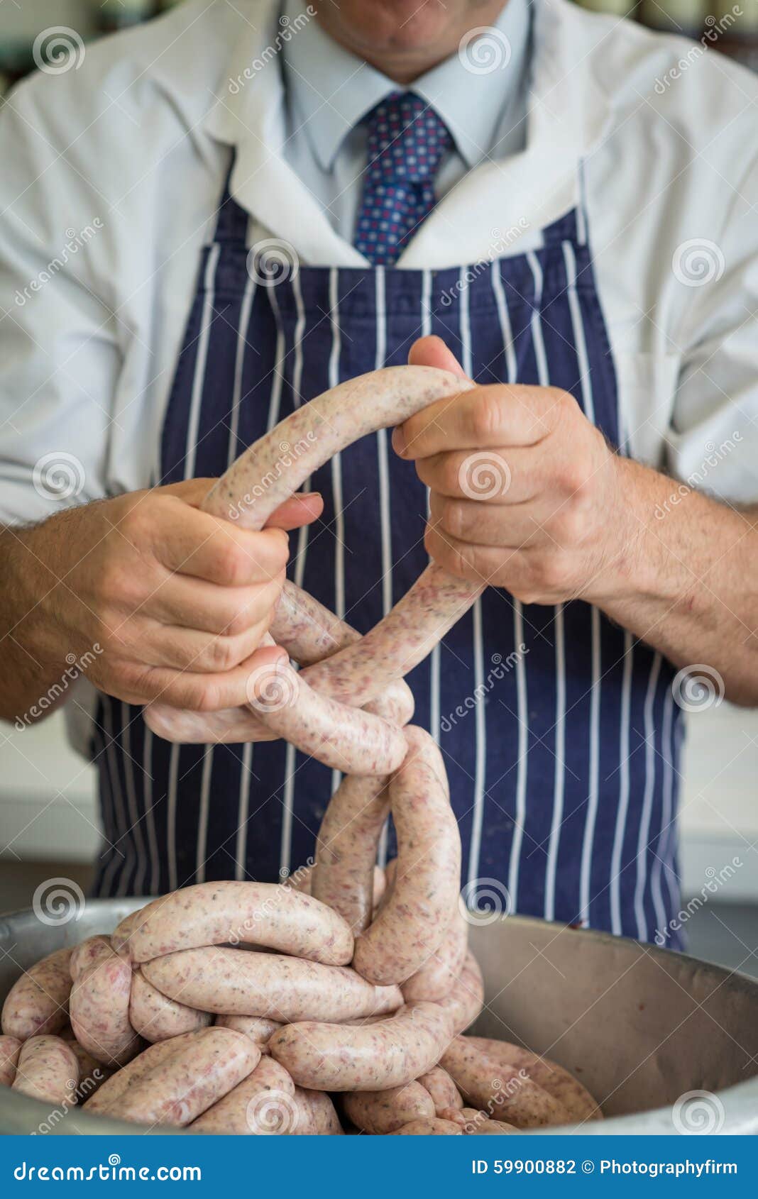 Professionele Slager Die Worsten Maken Stock Foto - Image of schort ...