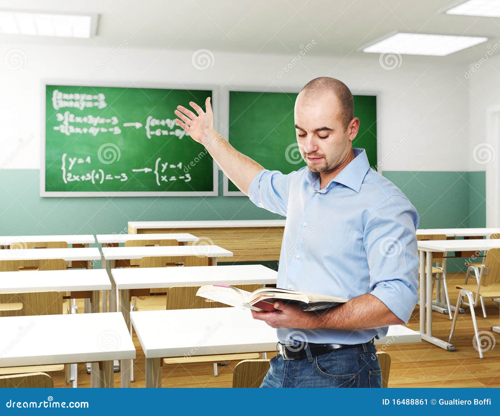 Professor Em Uma Sala De Aula Imagem de Stock - Imagem de universidade ...