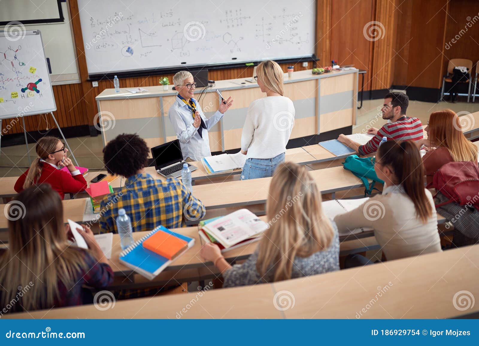 Professor Explaining the Lecture To the Students Stock Photo - Image of ...