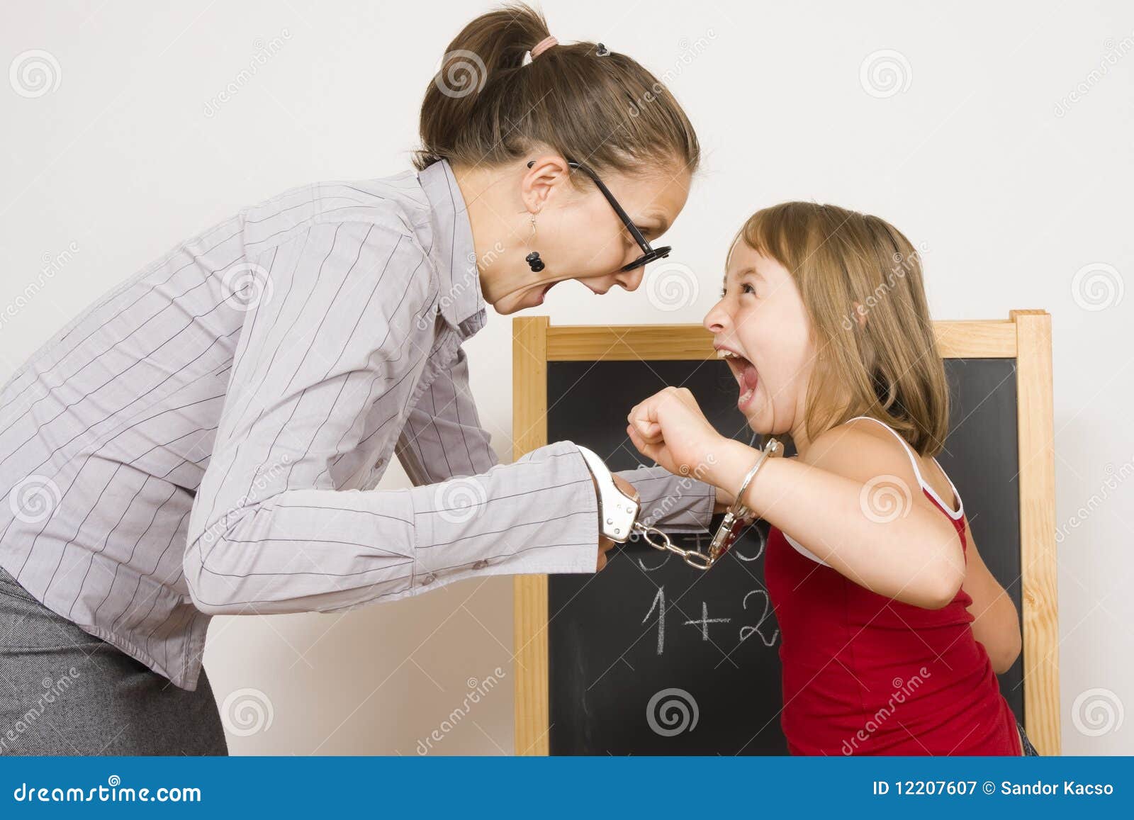 Professor gritando imagem de stock. Imagem de estudante - 12207607