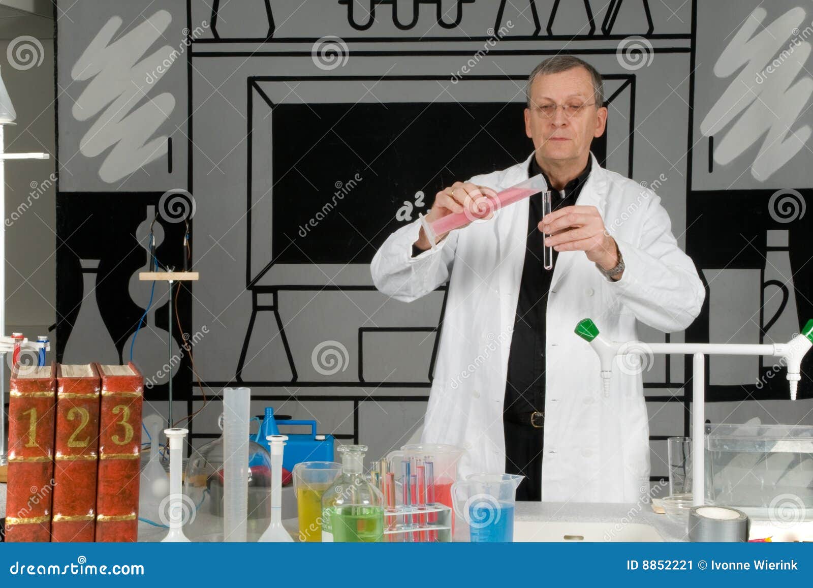 Professor in the Laboratory Stock Image - Image of chemist, test: 8852221