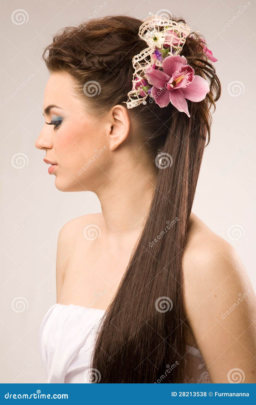 Profile of the bride stock photo. Image of hairstyle - 28213538