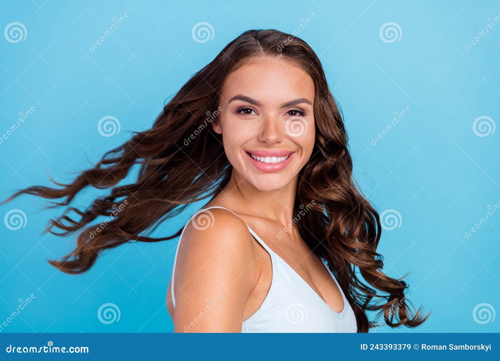 Profile Photo Of Cool Brunette Shiny Hairdo Lady Wear Teal Singlet