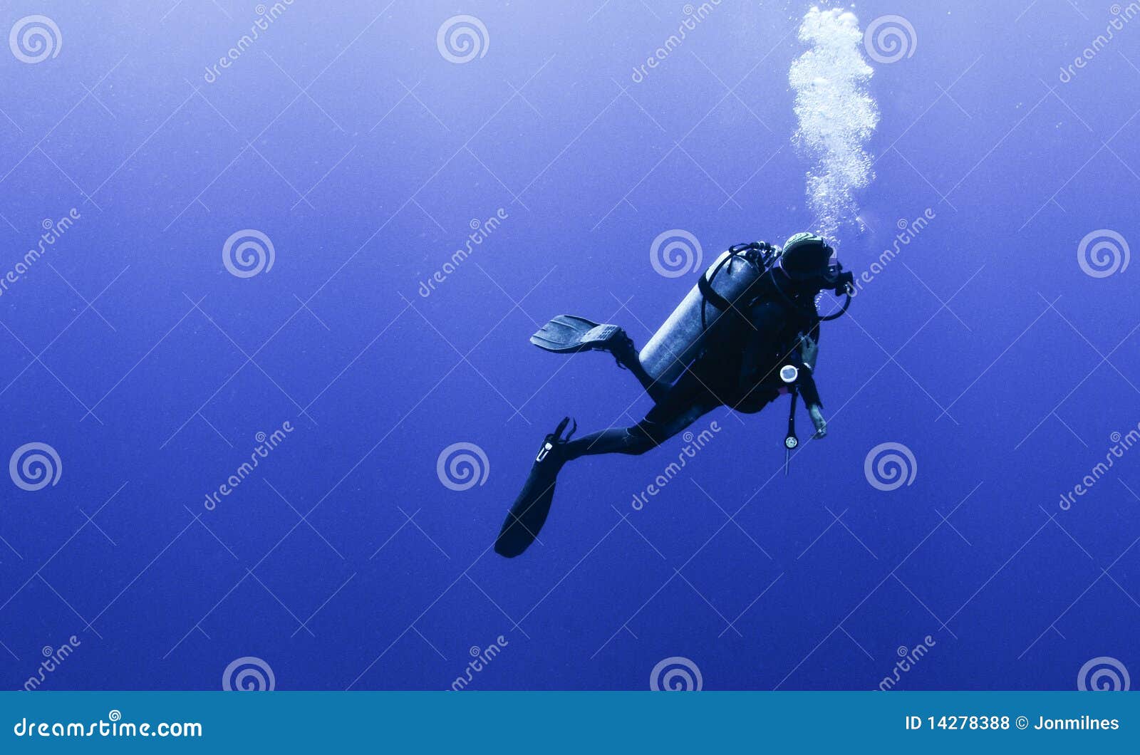 Profile of Scuba Diver with Bubbles Stock Photo - Image of tropical ...