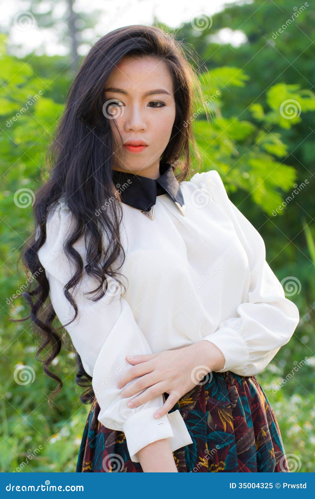 Profile of a Young Asian Woman Stock Image - Image of chinese, features ...