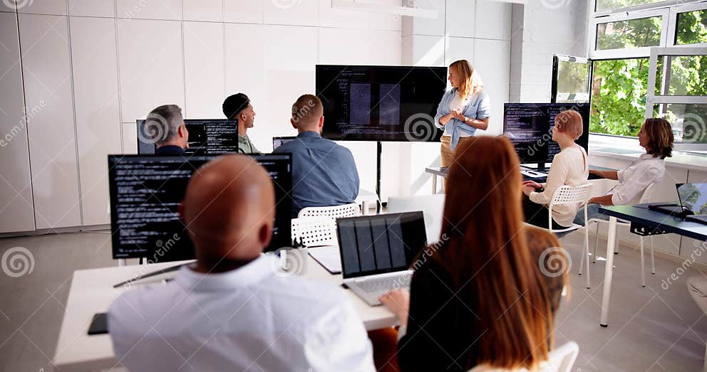 Programmer Code Training in Classroom Stock Image - Image of presenter, diverse: 319654925