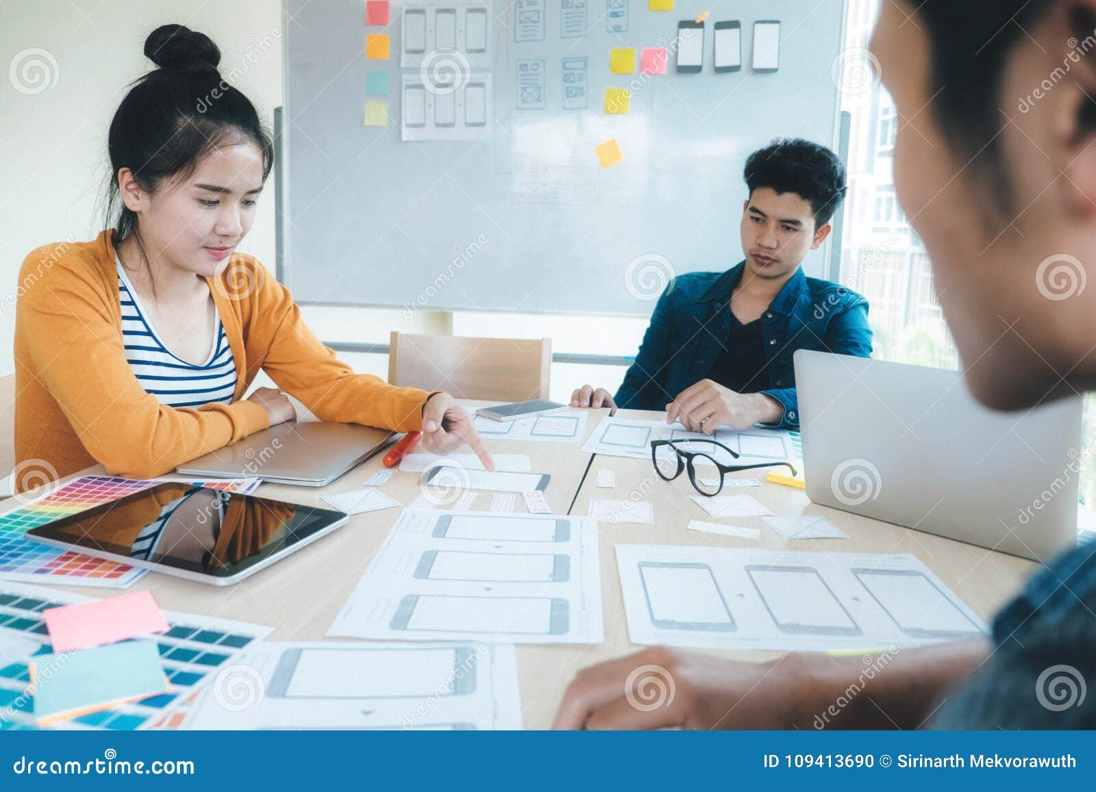 Programmer and Web Designer, UX UI Meeting for Planing Mobile Ap Stock ...