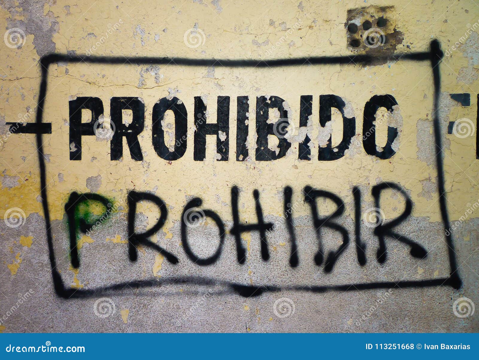 Prohibido para prohibir foto de archivo. Imagen de prohibido - 113251668