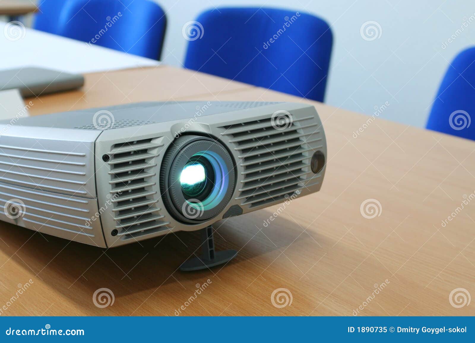 Projecteur à La Table De Bureau (horizontale) Image stock - Image du ...