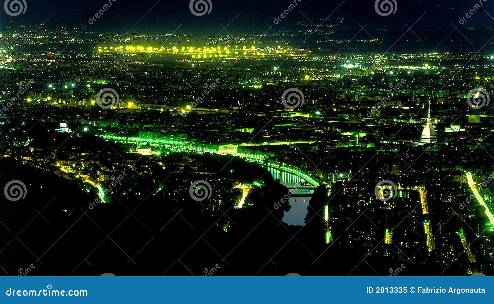 Projectile D'antenne De Nuit De Turin Italie Image stock - Image du ville, lumières: 2013335