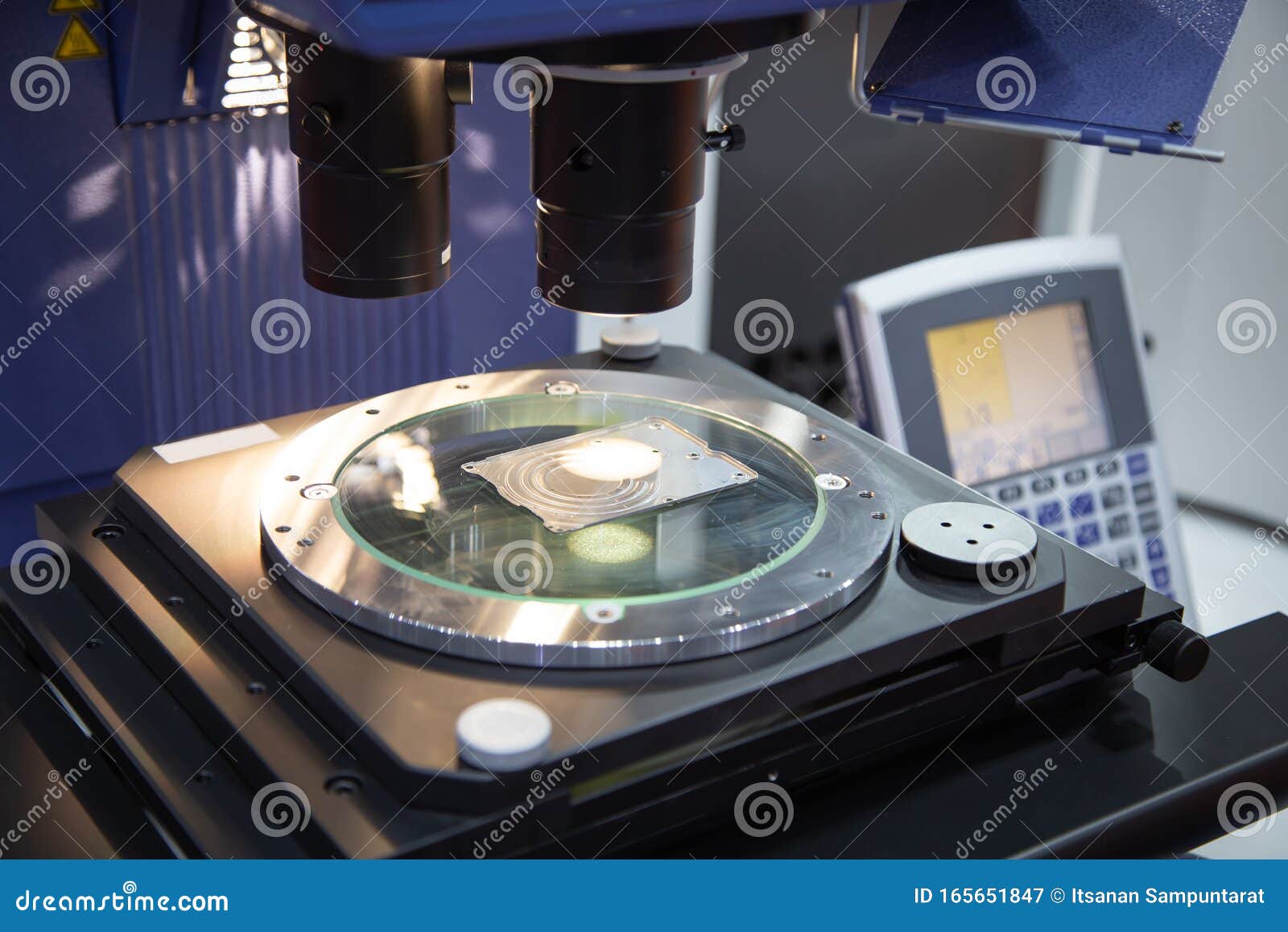 Projector Measuring Machine Stock Image - Image of roughness, measuring ...