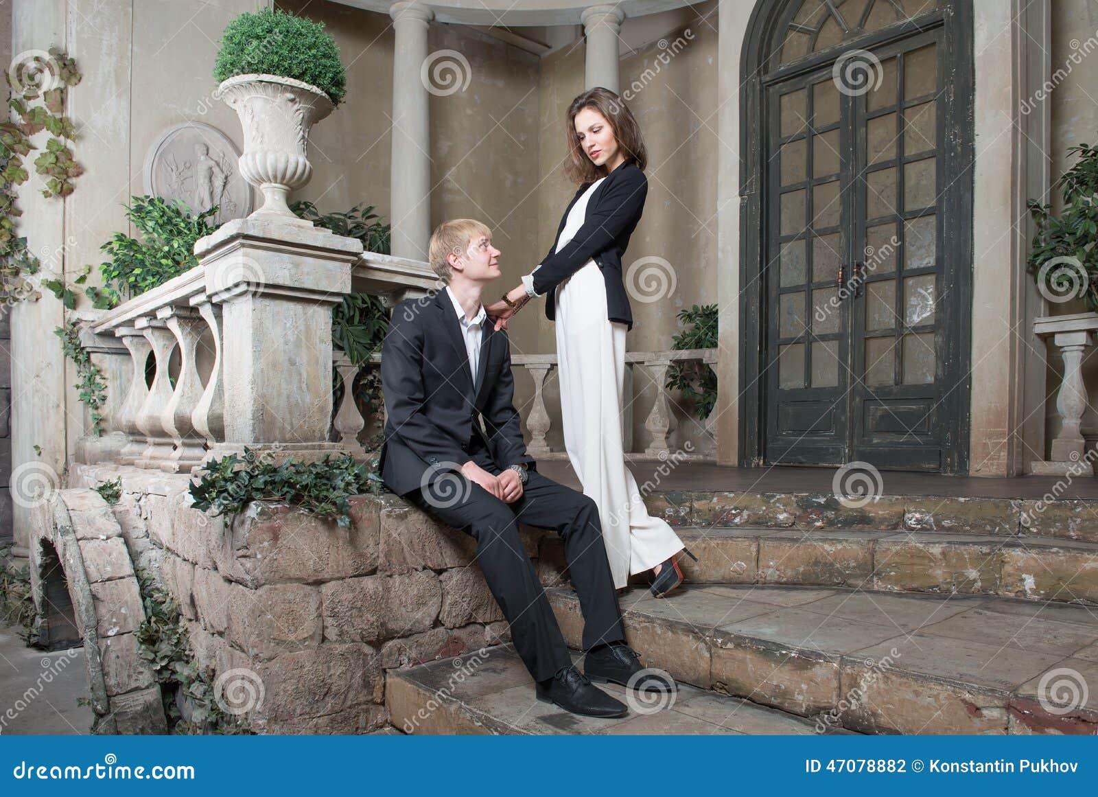 Promenad arkivfoto. Bild av fritid, kvinnlig, härlig - 47078882