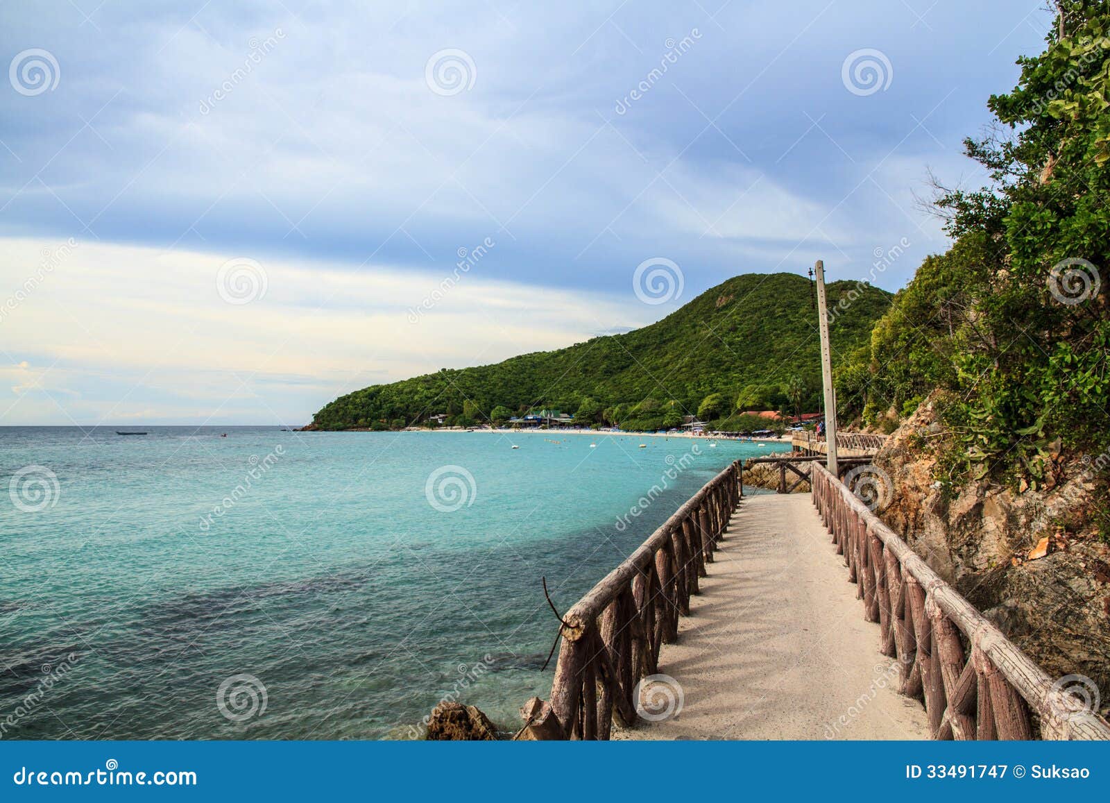 Promenade image stock. Image du vacances, tourisme, passerelle - 33491747