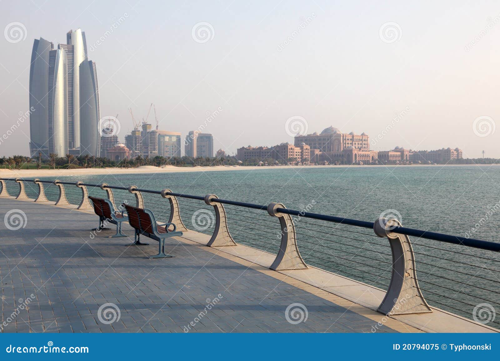 Promenade in Abu Dhabi stock image. Image of east, sand - 20794075
