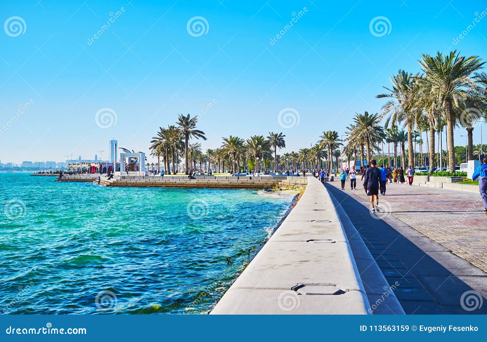 Promenade De Bord De La Mer, Doha, Qatar Image stock éditorial - Image ...