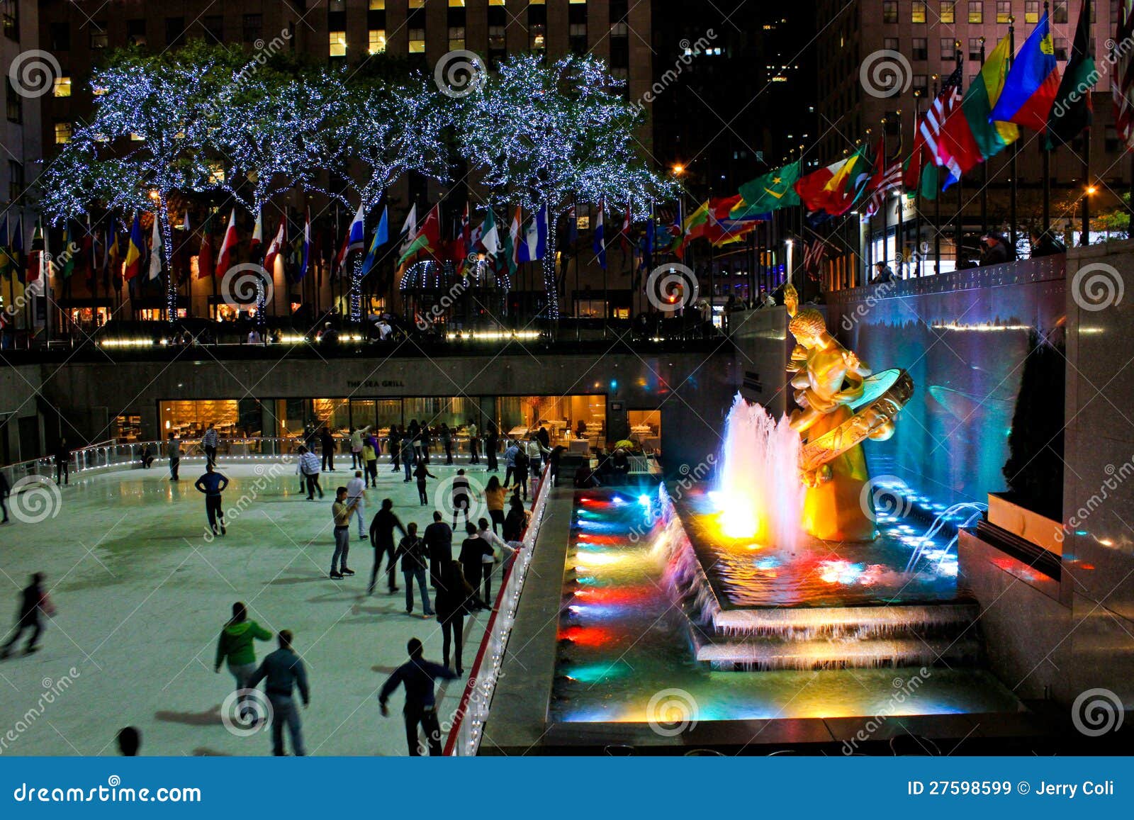 Prometheus Statue at Rockefeller Center, NYC Editorial Stock Image ...