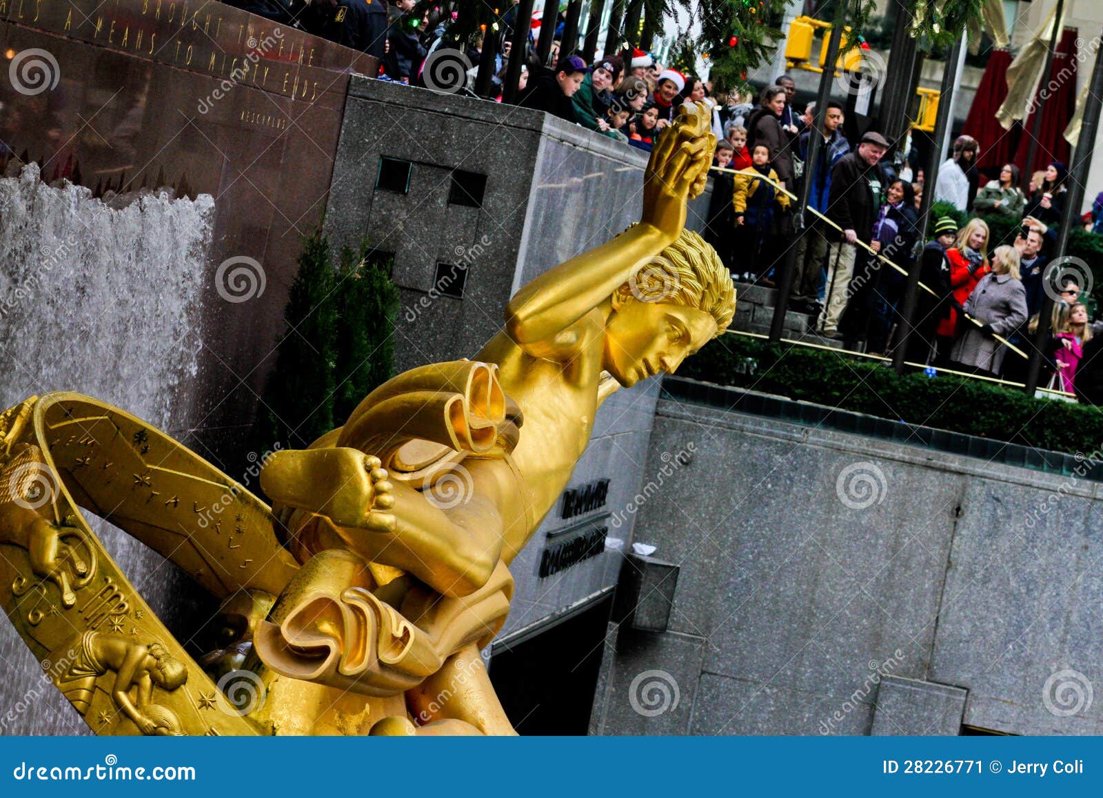 Prometheus Statue at Rockefeller Center, NYC Editorial Photo - Image of ...