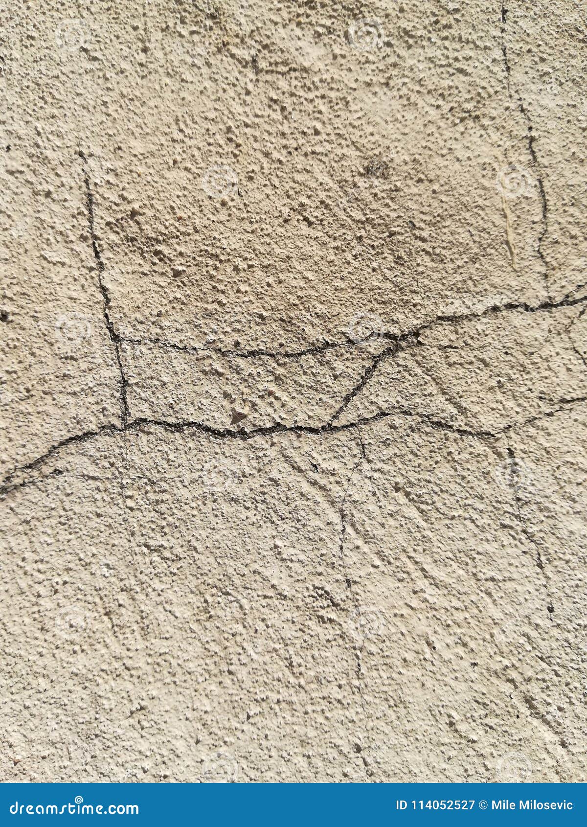 Pronounced Effect Crack in a Wall Stock Image - Image of aged, concrete ...