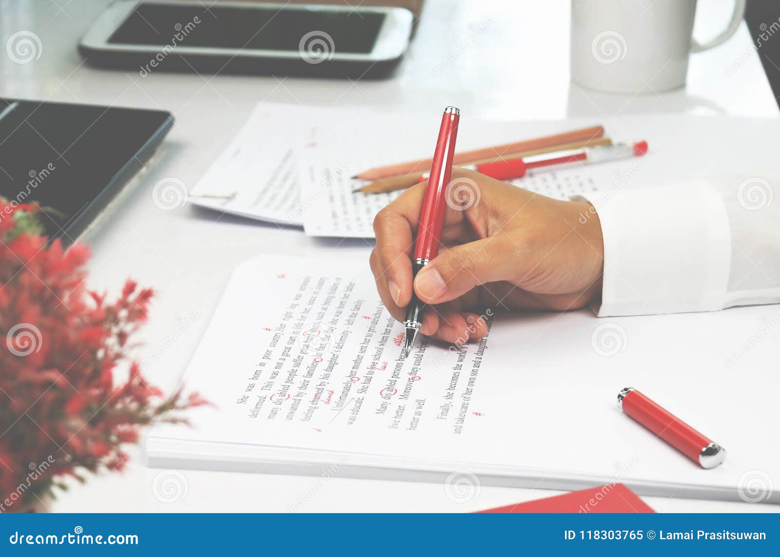 Proofreading Paper on Table Stock Image - Image of paper, punctuation ...