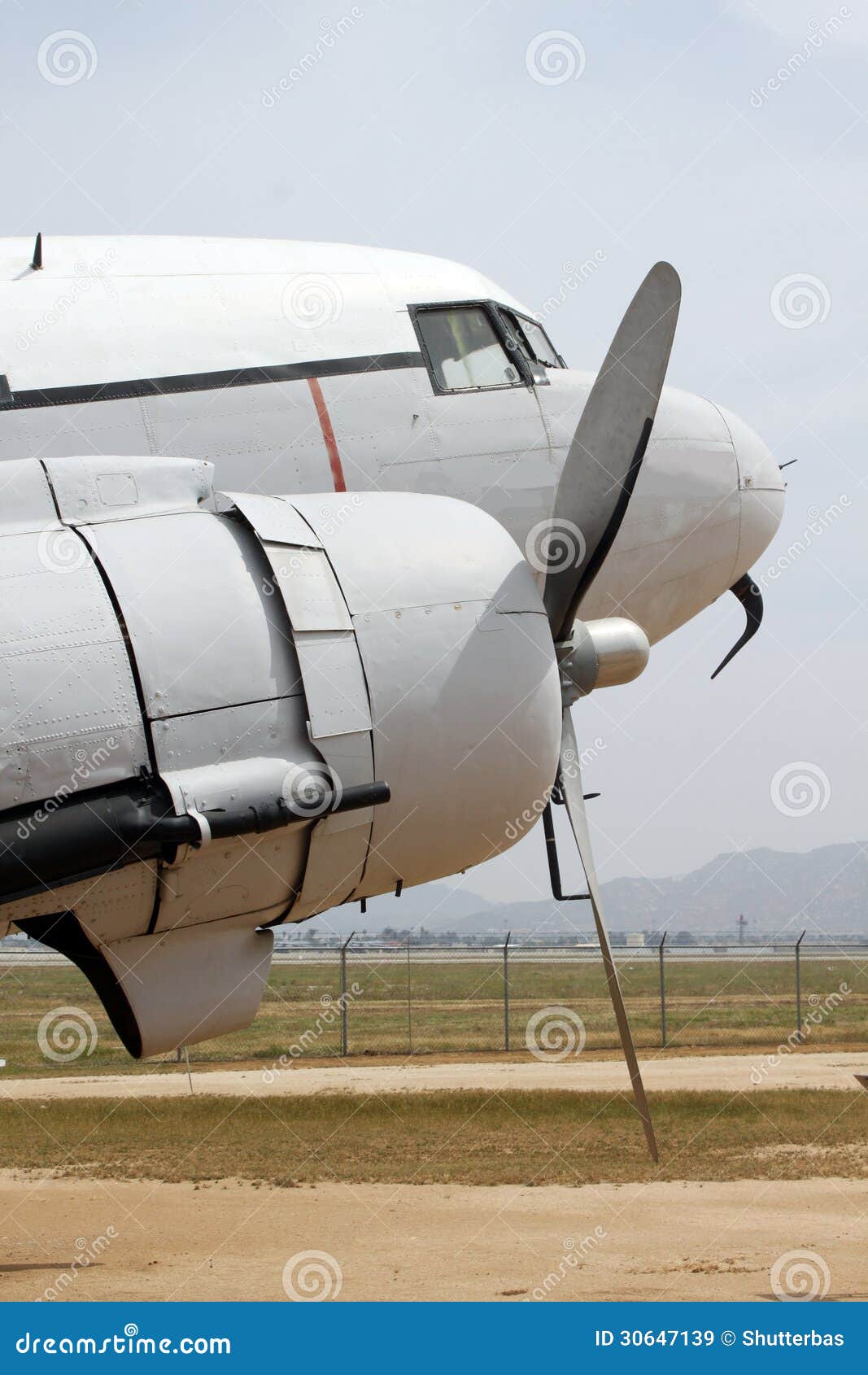 Prop plane parked editorial stock image. Image of dakota - 30647139