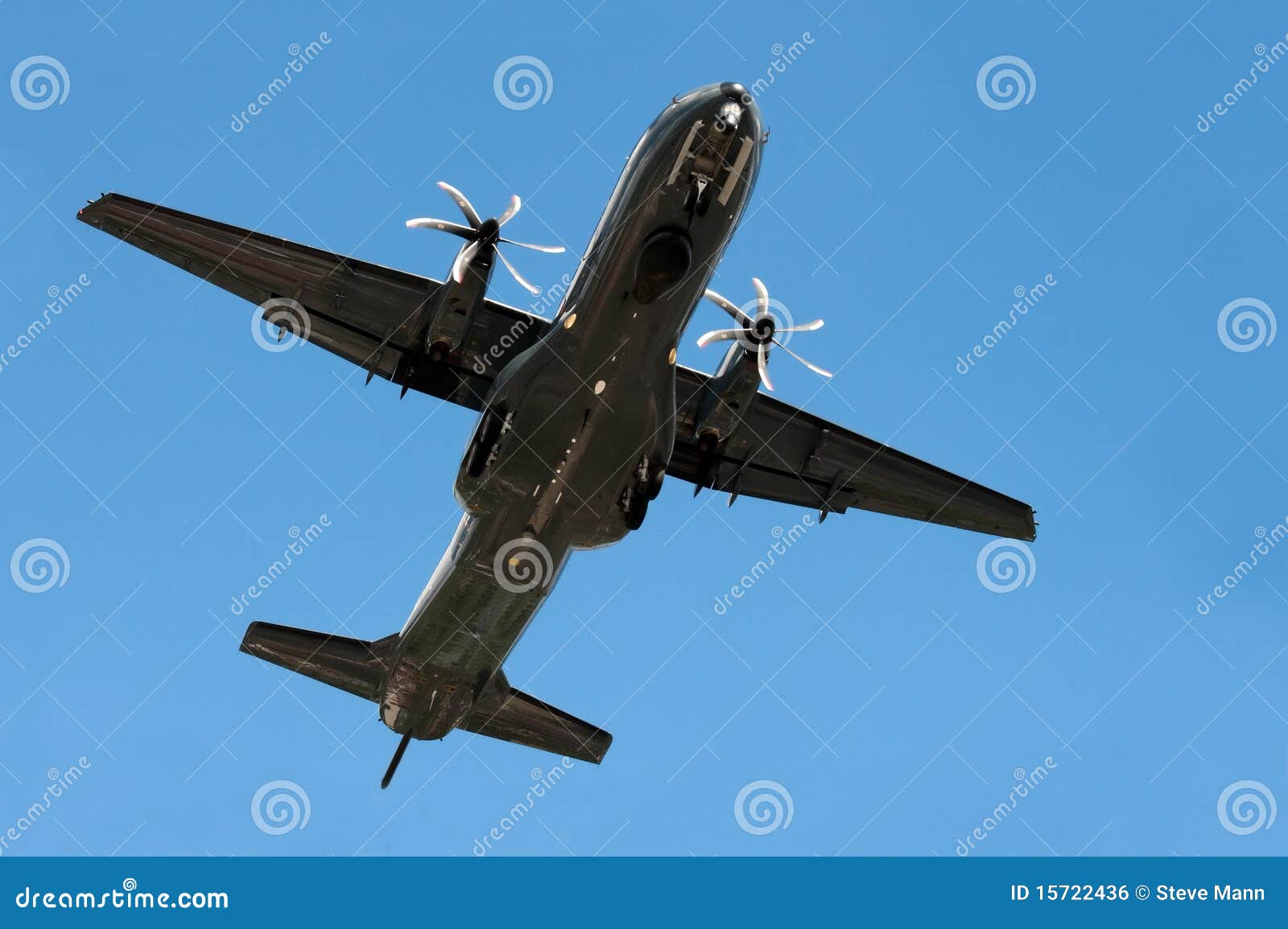 Propeller aircraft stock photo. Image of landing, aviation - 15722436